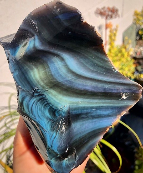 Blue Obsidian – Cascade Mineralogical Society