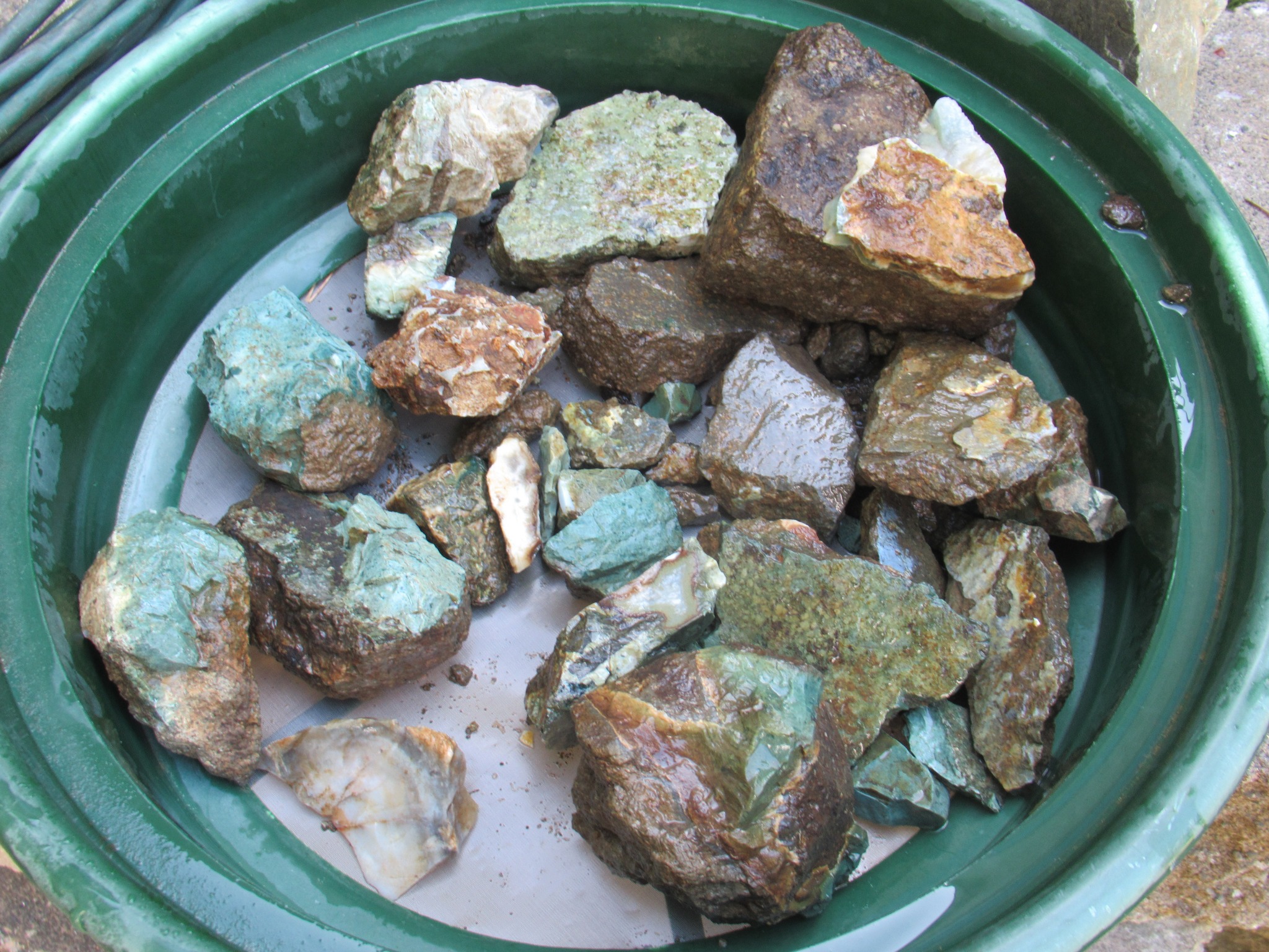 June 12th – Rock Identification Exercise – Cascade Mineralogical Society